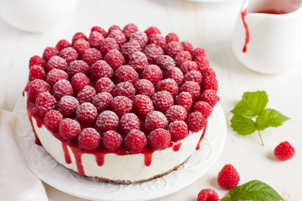 Festive raspberry cheesecake Recipe | Buy West Eat Best
